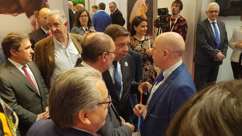 Las Instituciones destacan la labor de INTERPORC en favor del porcino ...