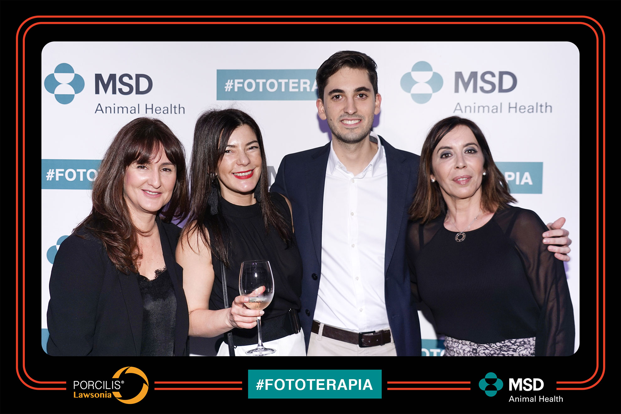 Fotos de la colaboración con HUELLAS DE COLORES en el Symposium MSD AH ...