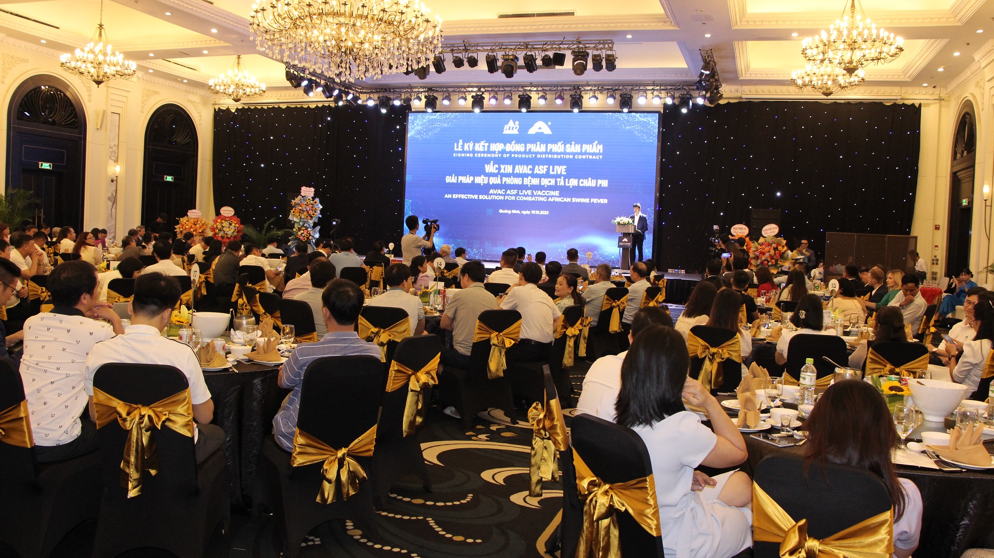 Vắc-xin Dịch tả heo châu Phi AVAC ASF LIVE chính thức được xuất khẩu - Tin doanh nghiệp - Cộng ...